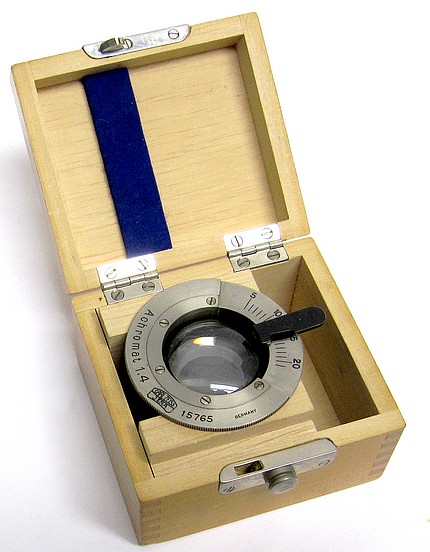 Carl Zeiss Jena. Achromatic condenser with iris diaphragm, N.A. 1.40